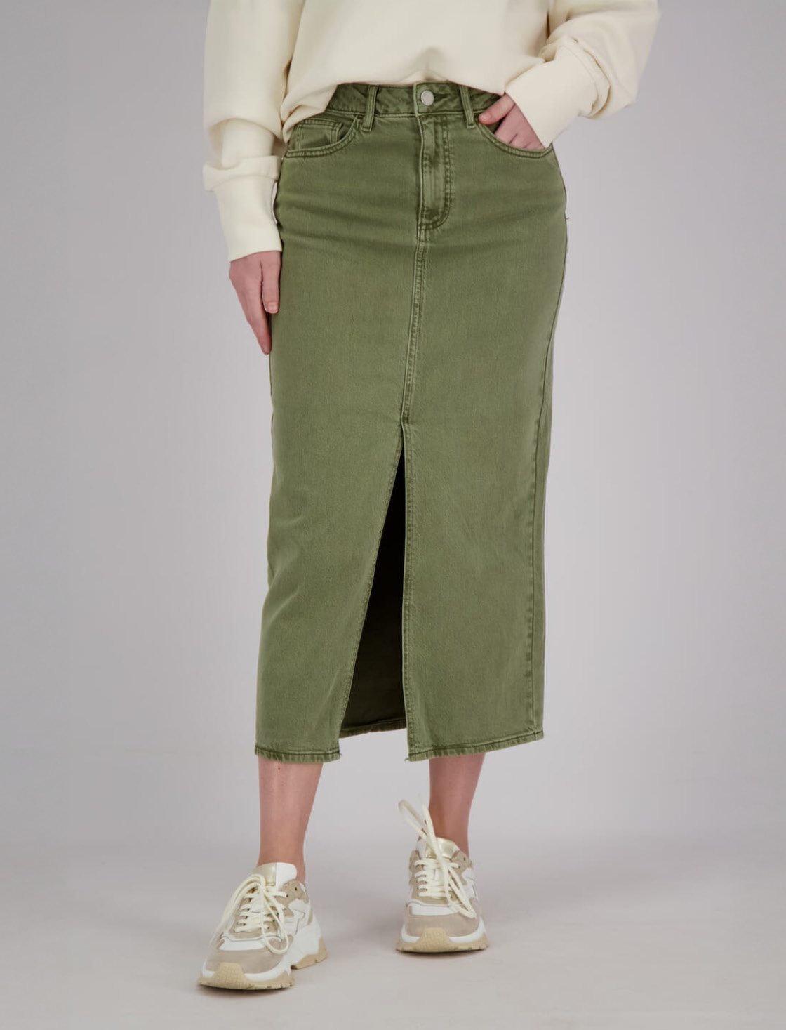 Zo stijl je een lange rok online bij Bomont.nl | Gratis bezorging ...