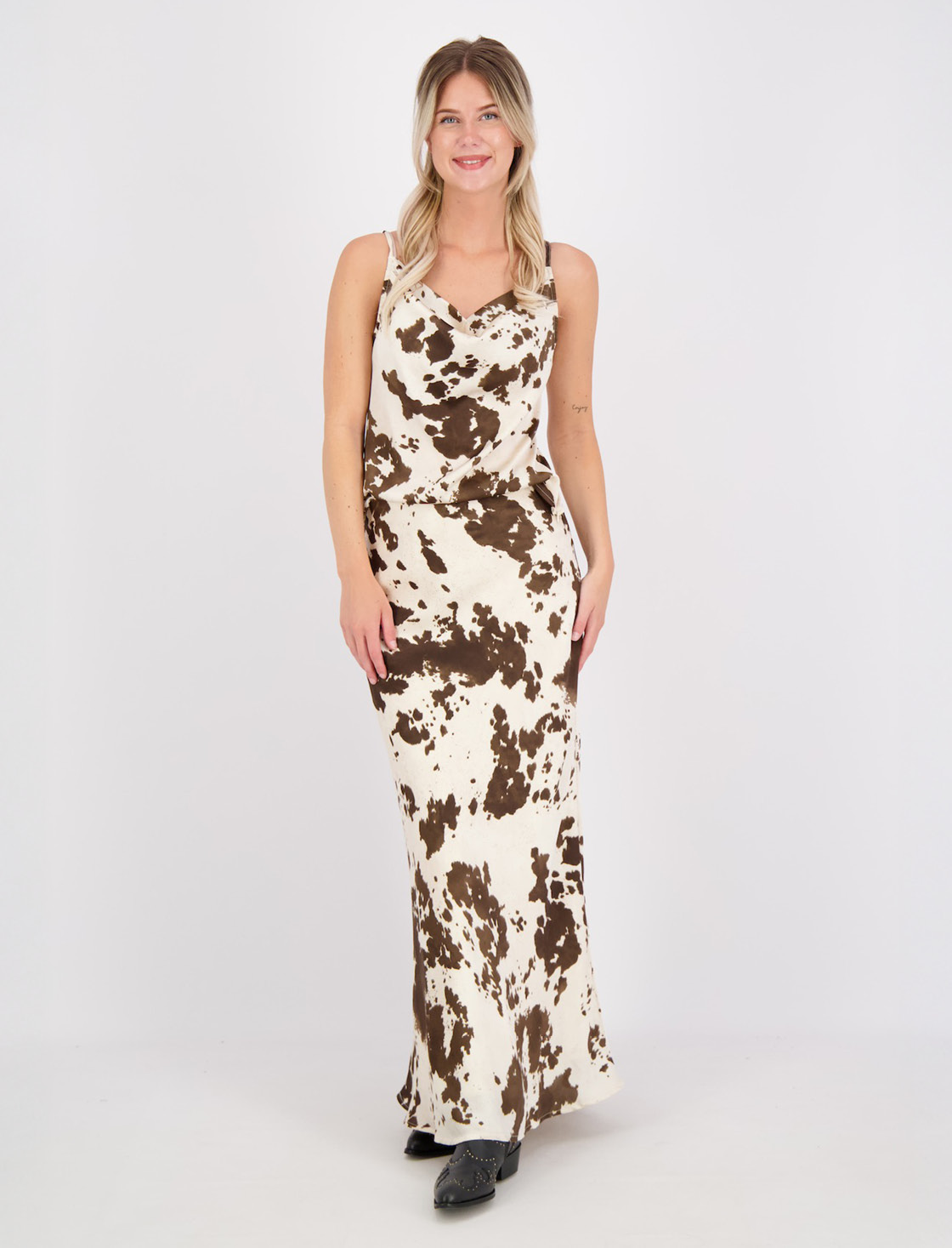 Zo stijl je een lange rok online bij Bomont.nl | Gratis bezorging ...